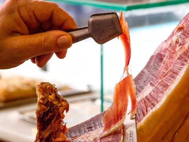 Jamón loncheado vs jamón entero: ventajas de cada formato a la hora de ...